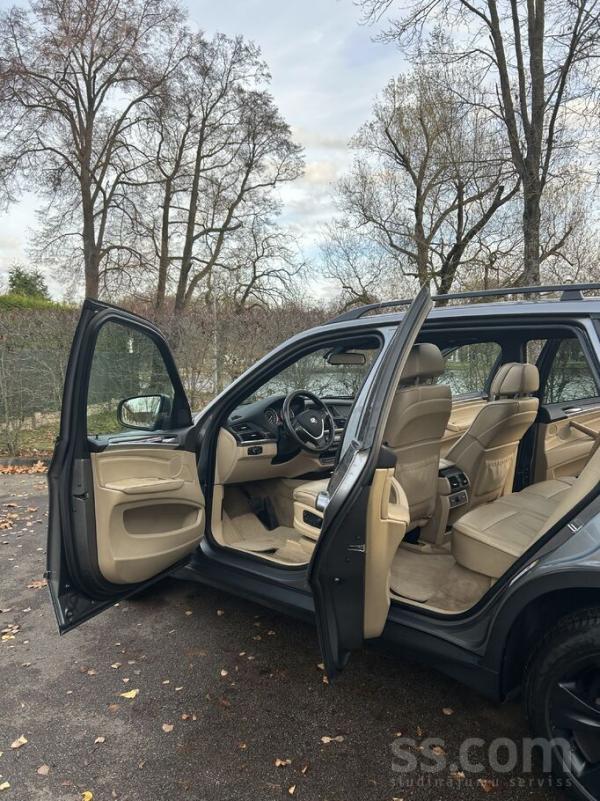 Grey BMW X5 2009 in Riga, with an engine capacity of 2.90 L and mileage of 402 thousand km for 7200 €, photo 7 on AUTOMOTO.COM.LV