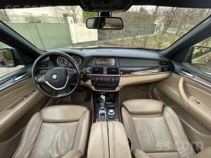 Grey BMW X5 2009 in Riga, with an engine capacity of 2.90 L and mileage of 402 thousand km for 7200 €, photo 13 on AUTOMOTO.COM.LV