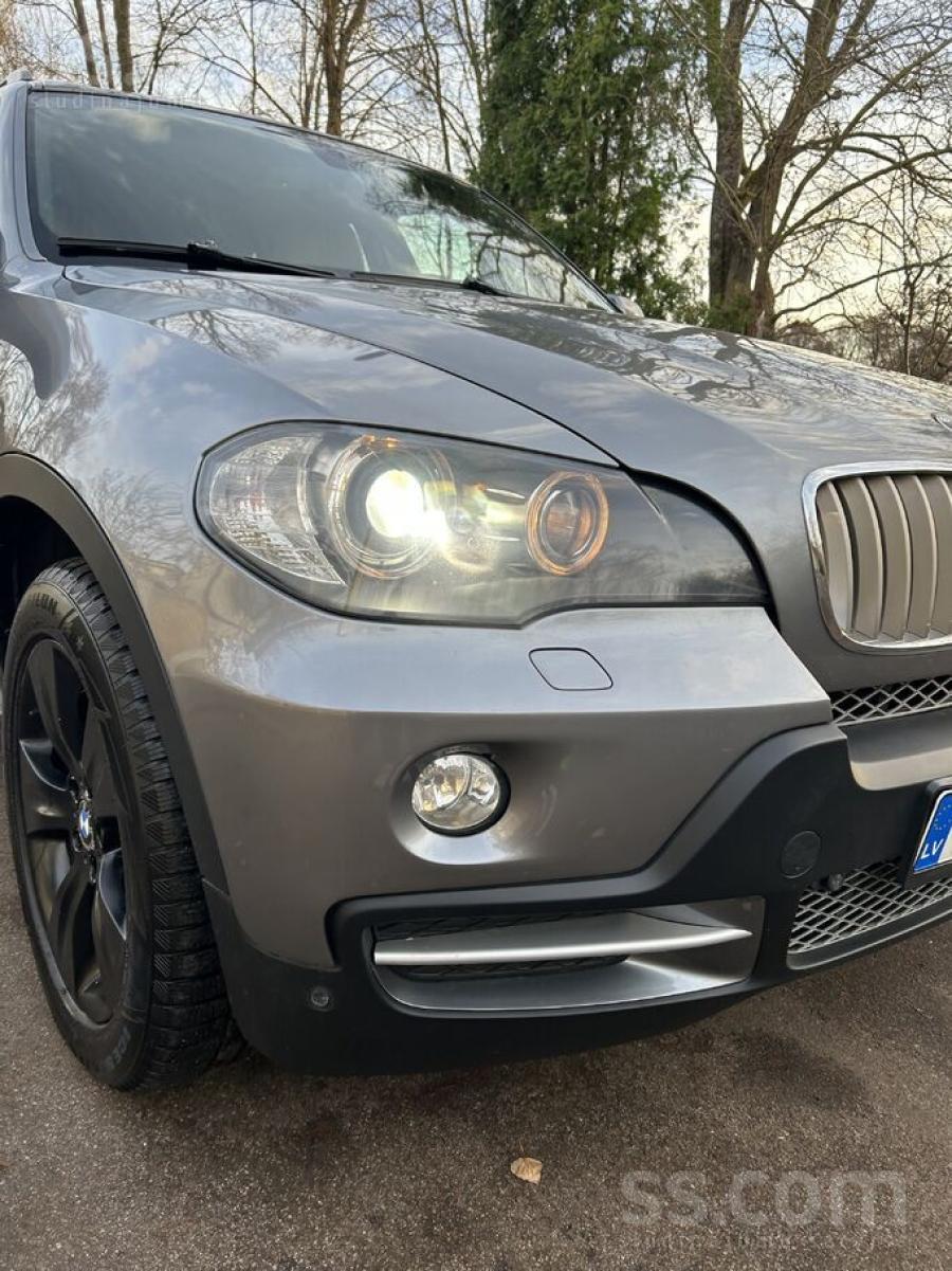 Grey BMW X5 2009 in Riga, with an engine capacity of 2.90 L and mileage of 402 thousand km for 7200 €, photo 14 on AUTOMOTO.COM.LV