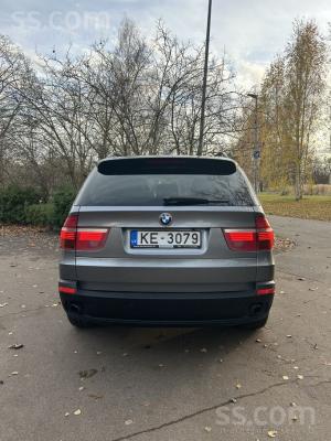 Grey BMW X5 2009 in Riga, with an engine capacity of 2.90 L and mileage of 402 thousand km for 7200 €, photo 16 on AUTOMOTO.COM.LV