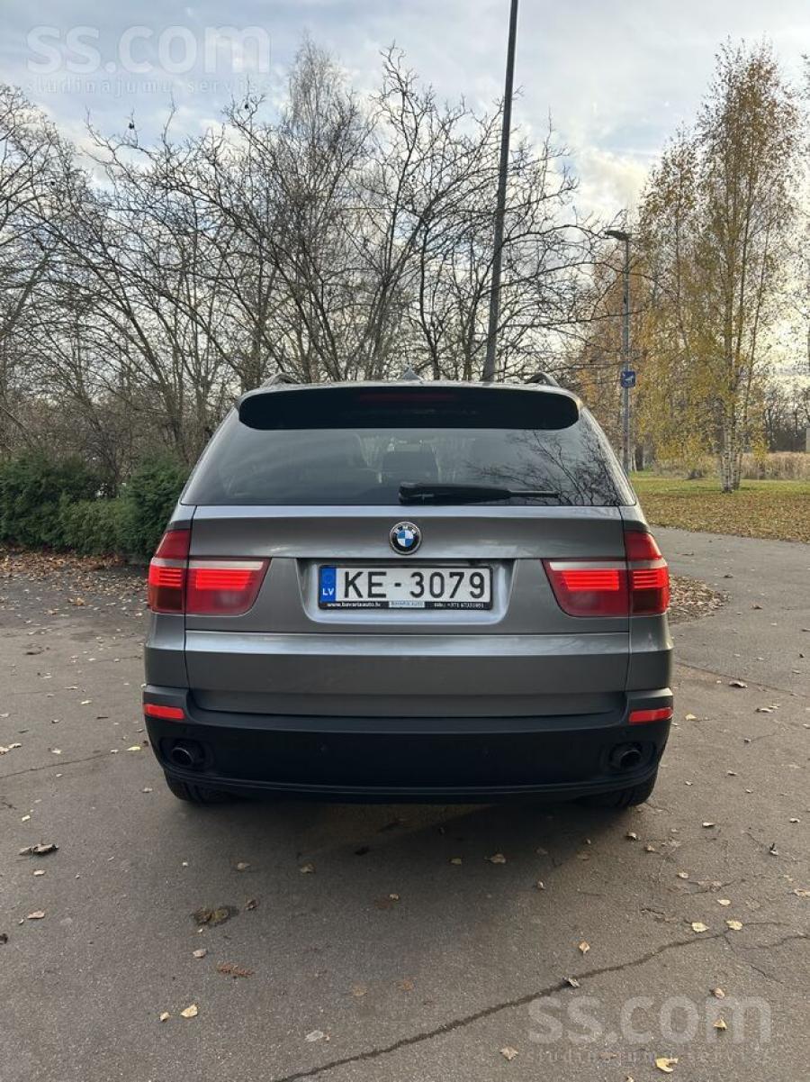 Grey BMW X5 2009 in Riga, with an engine capacity of 2.90 L and mileage of 402 thousand km for 7200 €, photo 16 on AUTOMOTO.COM.LV