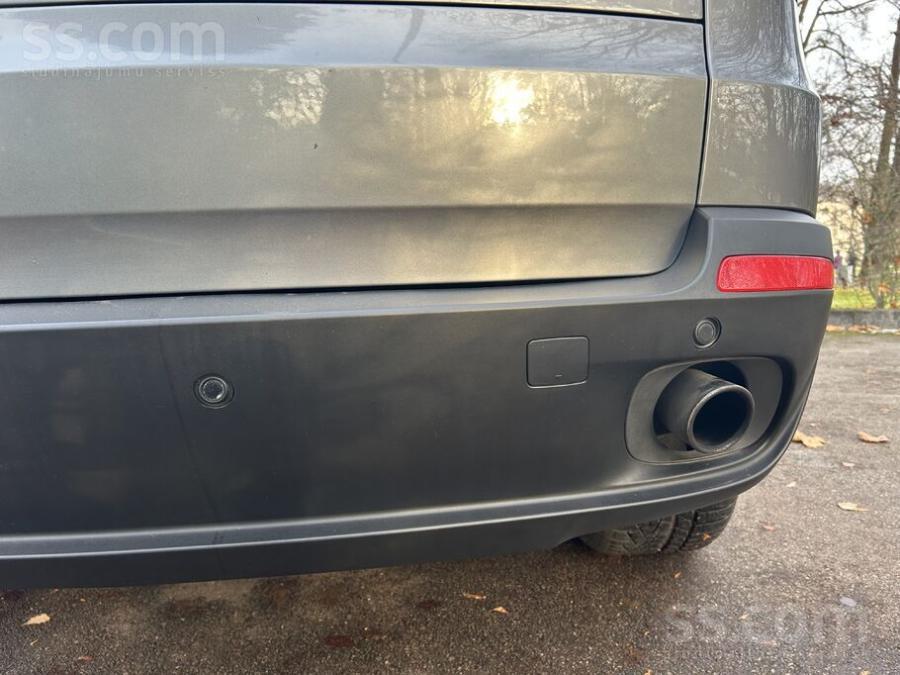 Grey BMW X5 2009 in Riga, with an engine capacity of 2.90 L and mileage of 402 thousand km for 7200 €, photo 17 on AUTOMOTO.COM.LV