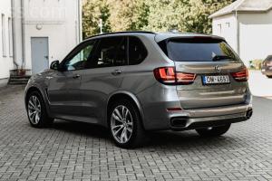 Pelēks BMW X5 2017 Ogre, ar dzinēja tilpumu 2.00 L un nobraukumu 194 tūkst. km par 22500 €, foto 5 vietnē AUTOMOTO.COM.LV