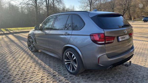 Grey BMW X5 2014 in Vilnius, with an engine capacity of 3.00 L and mileage of 222 thousand km for 19900 €, photo 2 on AUTOMOTO.COM.LV