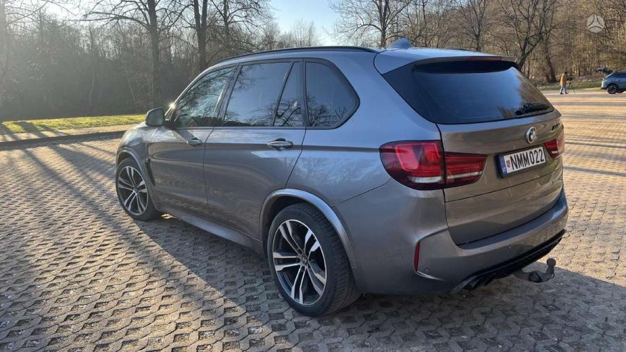 Grey BMW X5 2014 in Vilnius, with an engine capacity of 3.00 L and mileage of 222 thousand km for 19900 €, photo 2 on AUTOMOTO.COM.LV