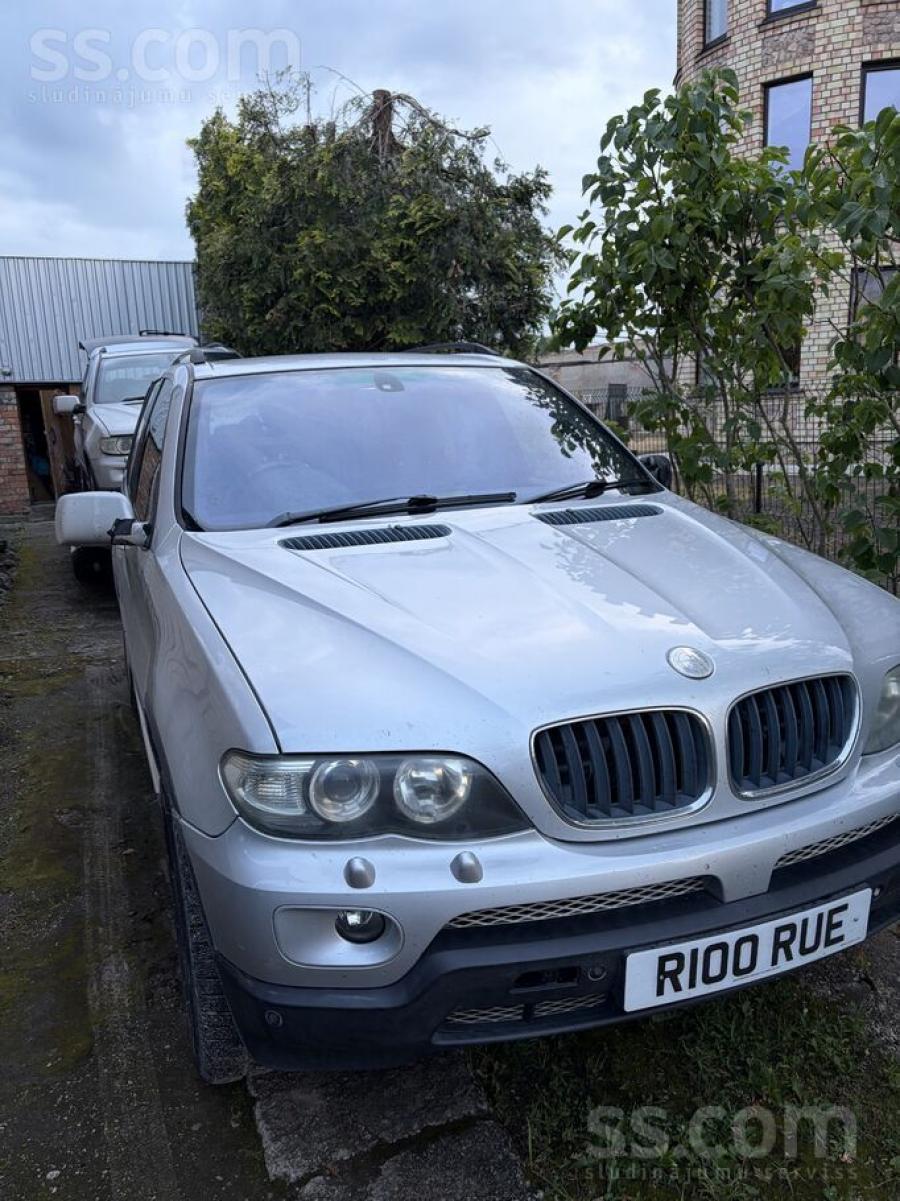 Grey BMW X5 2005 in Jelgava, with an engine capacity of 3.00 L and mileage of 250 thousand km for 2400 €, photo 1 on AUTOMOTO.COM.LV