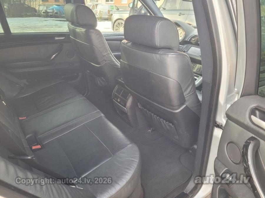 Pelēks BMW X5 2001 Narva, ar dzinēja tilpumu 2.90 L un nobraukumu 448 tūkst. km par 1500 €, foto 8 vietnē AUTOMOTO.COM.LV
