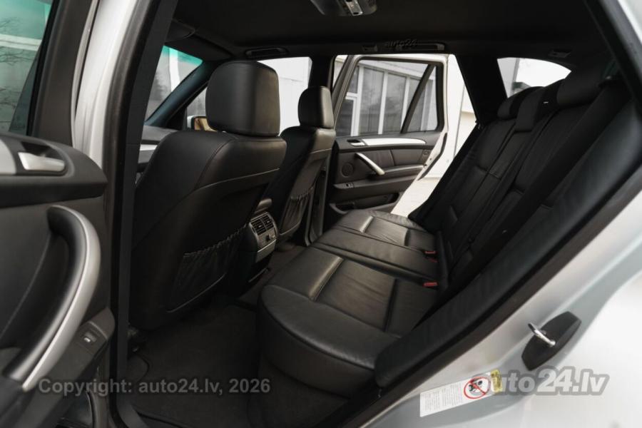 Grey BMW X5 2002 in Tartu, with an engine capacity of 4.60 L and mileage of 214 thousand km for 9500 €, photo 15 on AUTOMOTO.COM.LV