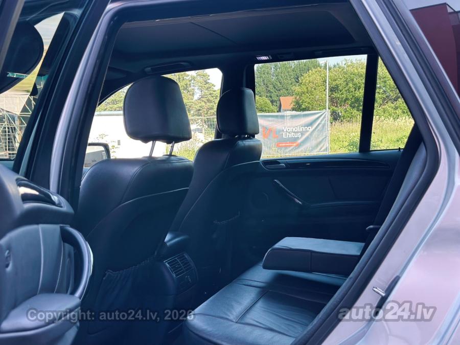 Pelēks BMW X5 2005 Tallina, ar dzinēja tilpumu 3.00 L un nobraukumu 296 tūkst. km par 7300 €, foto 14 vietnē AUTOMOTO.COM.LV