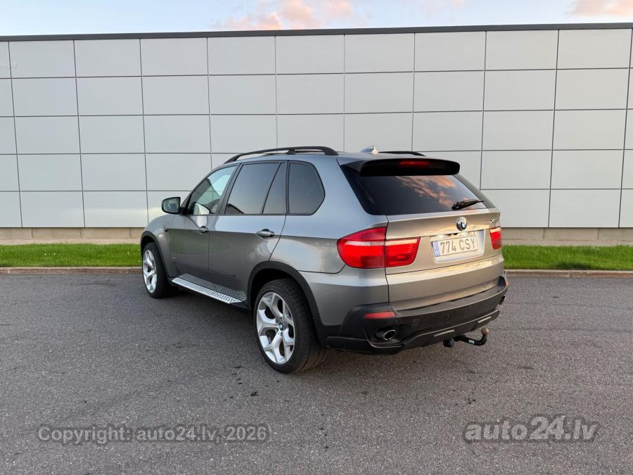 Grey BMW X5 2007 in Tartu, with an engine capacity of 3.00 L and mileage of 322 thousand km for 7800 €, photo 5 on AUTOMOTO.COM.LV