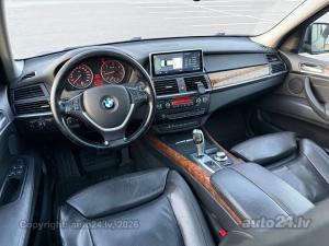 Grey BMW X5 2007 in Tartu, with an engine capacity of 3.00 L and mileage of 322 thousand km for 7800 €, photo 11 on AUTOMOTO.COM.LV