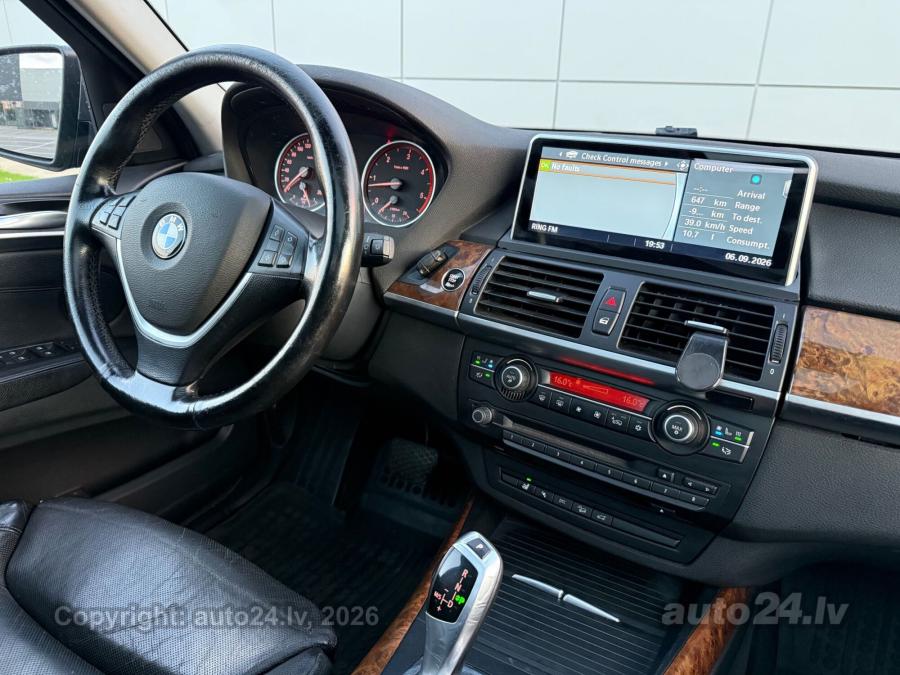 Grey BMW X5 2007 in Tartu, with an engine capacity of 3.00 L and mileage of 322 thousand km for 7800 €, photo 15 on AUTOMOTO.COM.LV