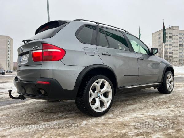 Grey BMW X5 2008 in Narva, with an engine capacity of 3.00 L and mileage of 425 thousand km for 5999 €, photo 2 on AUTOMOTO.COM.LV