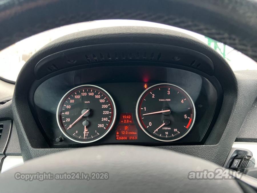 Grey BMW X5 2008 in Narva, with an engine capacity of 3.00 L and mileage of 425 thousand km for 5999 €, photo 29 on AUTOMOTO.COM.LV