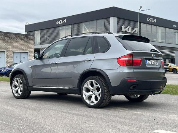Grey BMW X5 2008 in Narva, with an engine capacity of 3.00 L and mileage of 426 thousand km for 4999 €, photo 6 on AUTOMOTO.COM.LV