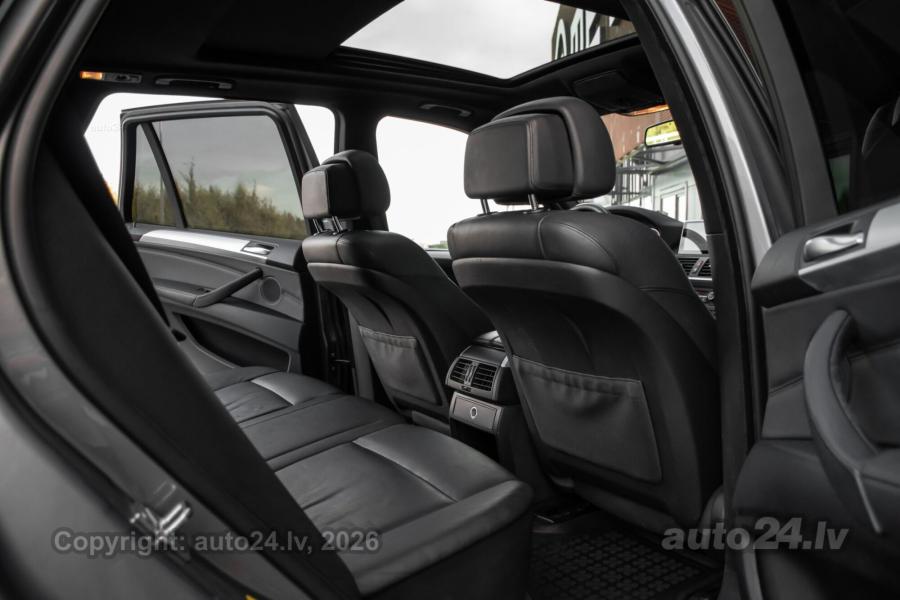 Pelēks BMW X5 2008 Tartu, ar dzinēja tilpumu 3.00 L un nobraukumu 278 tūkst. km par 8500 €, foto 13 vietnē AUTOMOTO.COM.LV
