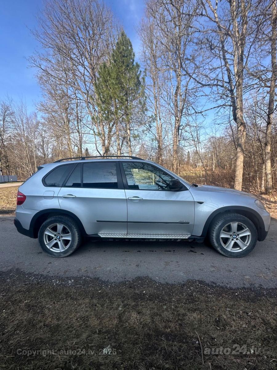Pelēks BMW X5 2009 Tallina, ar dzinēja tilpumu 3.00 L un nobraukumu 345 tūkst. km par 7900 €, foto 2 vietnē AUTOMOTO.COM.LV