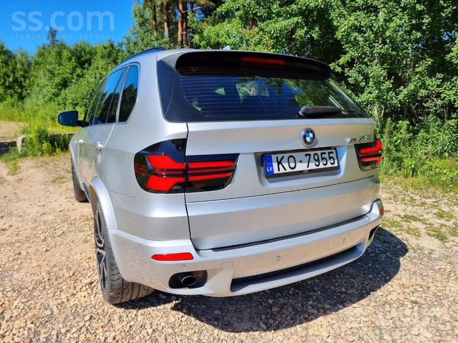 Pelēks BMW X5 2009 Rīga, ar dzinēja tilpumu 3.50 L un nobraukumu 275 tūkst. km par 13000 €, foto 3 vietnē AUTOMOTO.COM.LV