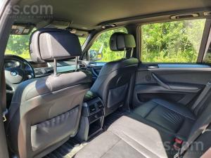 Pelēks BMW X5 2009 Rīga, ar dzinēja tilpumu 3.50 L un nobraukumu 275 tūkst. km par 13000 €, foto 9 vietnē AUTOMOTO.COM.LV