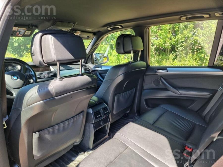 Pelēks BMW X5 2009 Rīga, ar dzinēja tilpumu 3.50 L un nobraukumu 275 tūkst. km par 13000 €, foto 9 vietnē AUTOMOTO.COM.LV