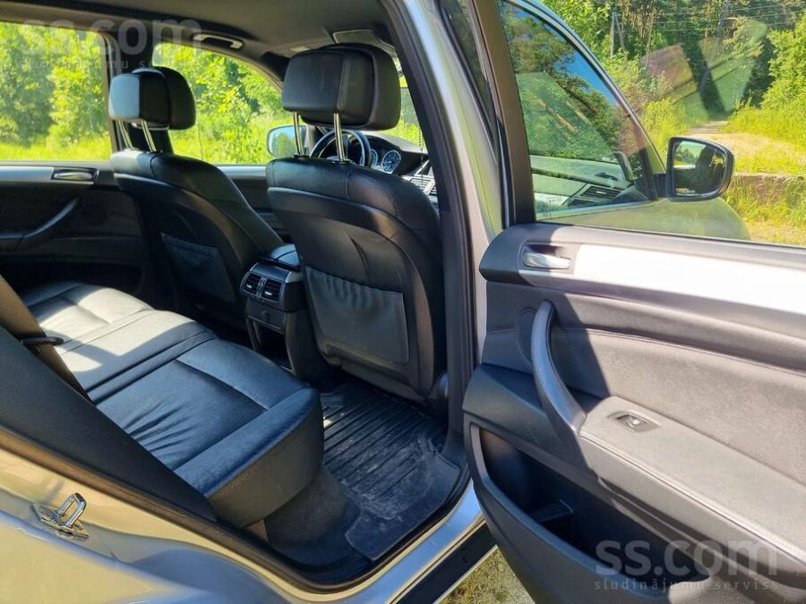 Pelēks BMW X5 2009 Rīga, ar dzinēja tilpumu 3.50 L un nobraukumu 275 tūkst. km par 13000 €, foto 10 vietnē AUTOMOTO.COM.LV