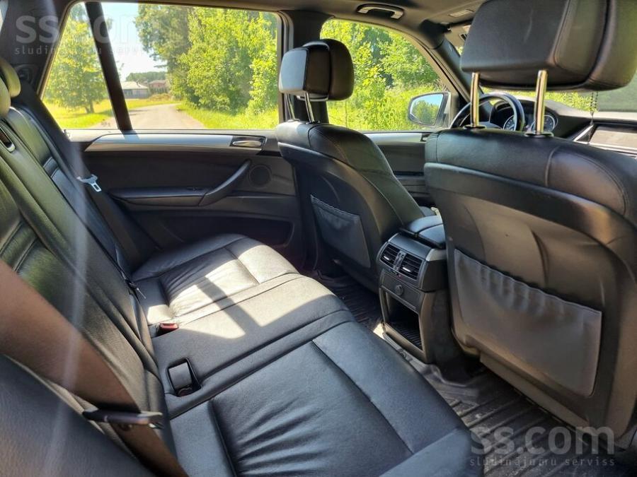 Pelēks BMW X5 2009 Rīga, ar dzinēja tilpumu 3.50 L un nobraukumu 275 tūkst. km par 13000 €, foto 11 vietnē AUTOMOTO.COM.LV