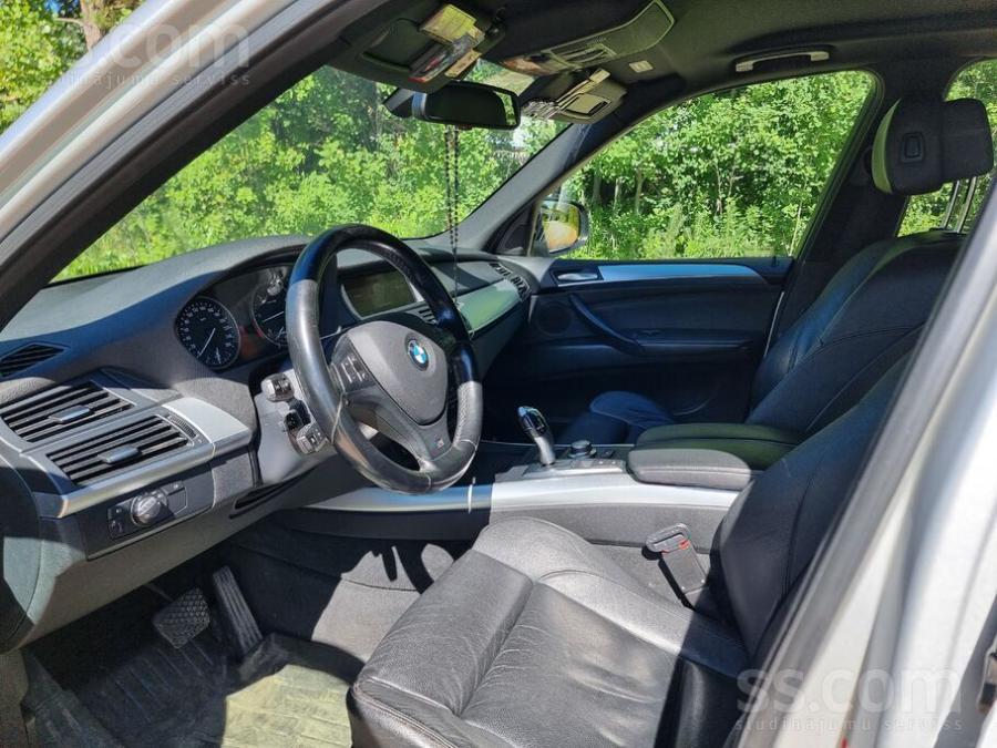 Pelēks BMW X5 2009 Rīga, ar dzinēja tilpumu 3.50 L un nobraukumu 275 tūkst. km par 13000 €, foto 12 vietnē AUTOMOTO.COM.LV