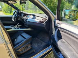 Pelēks BMW X5 2009 Rīga, ar dzinēja tilpumu 3.50 L un nobraukumu 275 tūkst. km par 13000 €, foto 13 vietnē AUTOMOTO.COM.LV