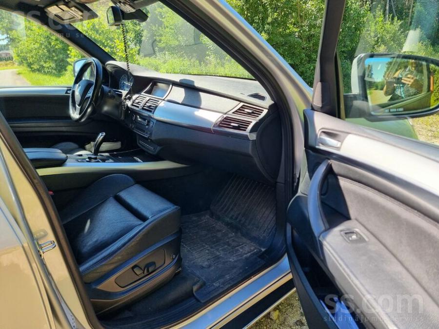 Pelēks BMW X5 2009 Rīga, ar dzinēja tilpumu 3.50 L un nobraukumu 275 tūkst. km par 13000 €, foto 13 vietnē AUTOMOTO.COM.LV