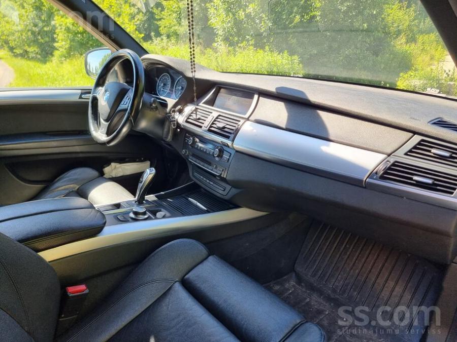 Pelēks BMW X5 2009 Rīga, ar dzinēja tilpumu 3.50 L un nobraukumu 275 tūkst. km par 13000 €, foto 14 vietnē AUTOMOTO.COM.LV