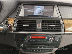 Pelēks BMW X5 2009 Viljandi, ar dzinēja tilpumu 3.00 L un nobraukumu 284 tūkst. km par 9790 €, foto 7 vietnē AUTOMOTO.COM.LV