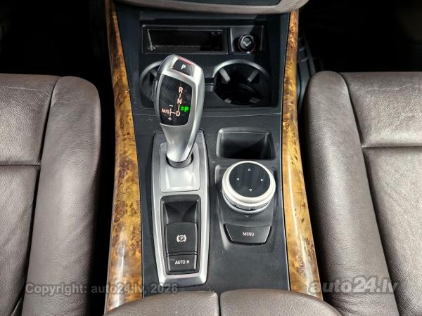 Pelēks BMW X5 2009 Viljandi, ar dzinēja tilpumu 3.00 L un nobraukumu 284 tūkst. km par 9790 €, foto 7 vietnē AUTOMOTO.COM.LV
