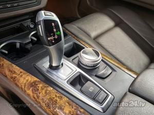 Pelēks BMW X5 2009 Viljandi, ar dzinēja tilpumu 3.00 L un nobraukumu 284 tūkst. km par 9790 €, foto 9 vietnē AUTOMOTO.COM.LV