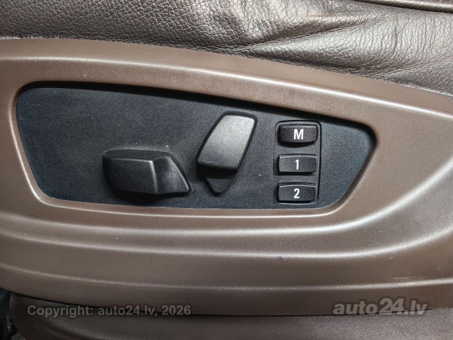Pelēks BMW X5 2009 Viljandi, ar dzinēja tilpumu 3.00 L un nobraukumu 284 tūkst. km par 9790 €, foto 10 vietnē AUTOMOTO.COM.LV