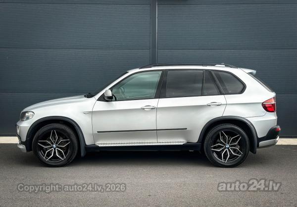 Grey BMW X5 2009 in Kuressaare, with an engine capacity of 3.00 L and mileage of 257 thousand km for 12500 €, photo 3 on AUTOMOTO.COM.LV