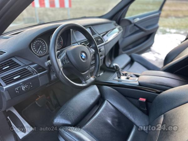 Grey BMW X5 2012 in Tallinn, with an engine capacity of 3.00 L and mileage of 310 thousand km for 13800 €, photo 11 on AUTOMOTO.COM.LV