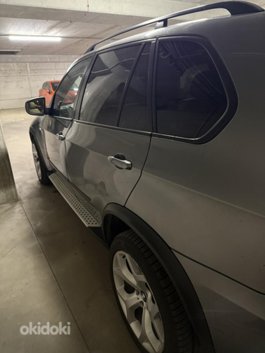 Pelēks BMW X5 2012 Tallina, ar dzinēja tilpumu 3.00 L un nobraukumu 280 tūkst. km par 12800 €, foto 5 vietnē AUTOMOTO.COM.LV