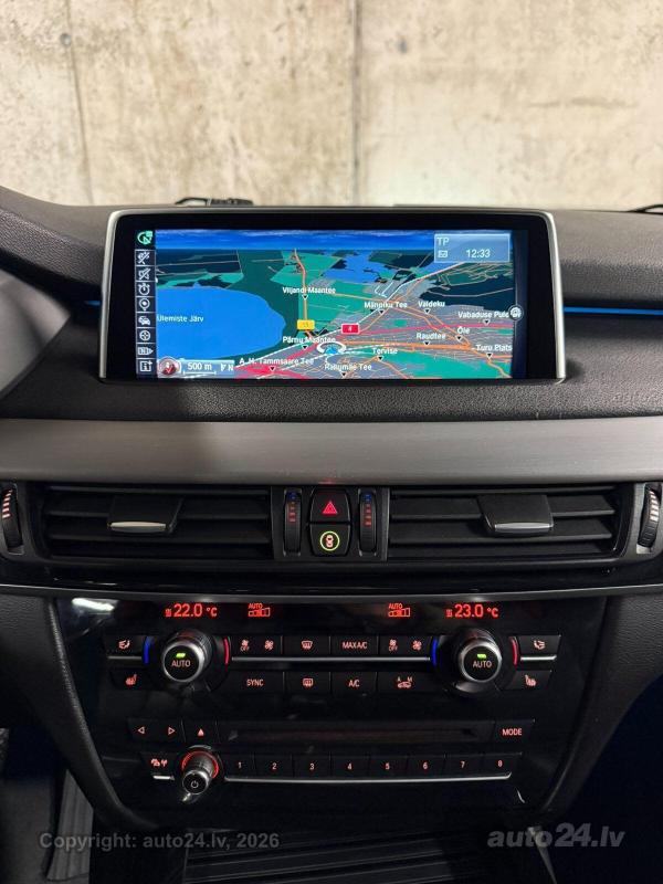 Pelēks BMW X5 2013 Tallina, ar dzinēja tilpumu 3.00 L un nobraukumu 178 tūkst. km par 19995 €, foto 11 vietnē AUTOMOTO.COM.LV