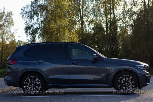 Grey BMW X5 2019 in Tallinn, with an engine capacity of 3.00 L and mileage of 122 thousand km for 44500 €, photo 3 on AUTOMOTO.COM.LV