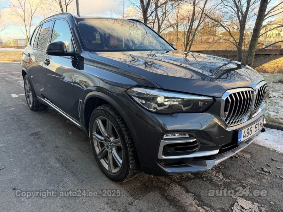 Pelēks BMW X5 2021 Tallina, ar dzinēja tilpumu 3.00 L un nobraukumu 104 tūkst. km par 56000 €, foto 2 vietnē AUTOMOTO.COM.LV