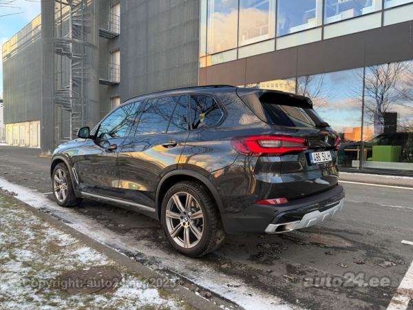 Pelēks BMW X5 2021 Tallina, ar dzinēja tilpumu 3.00 L un nobraukumu 104 tūkst. km par 56000 €, foto 5 vietnē AUTOMOTO.COM.LV
