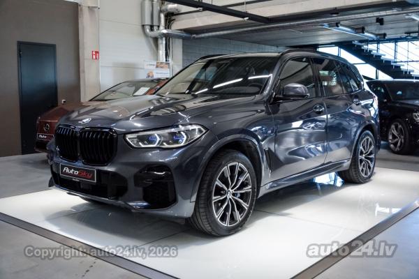 Pelēks BMW X5 2022 Tallina, ar dzinēja tilpumu 3.00 L un nobraukumu 153 tūkst. km par 56490 €, foto 2 vietnē AUTOMOTO.COM.LV
