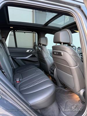Pelēks BMW X5 2024 Tallina, ar dzinēja tilpumu 3.00 L un nobraukumu 20 tūkst. km par 95990 €, foto 14 vietnē AUTOMOTO.COM.LV