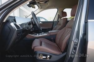 Grey BMW X5 2024 in Tartu, with an engine capacity of 3.00 L and mileage of 25 thousand km for 72900 €, photo 12 on AUTOMOTO.COM.LV