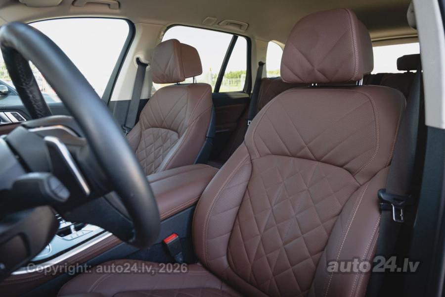 Grey BMW X5 2024 in Tartu, with an engine capacity of 3.00 L and mileage of 25 thousand km for 72900 €, photo 13 on AUTOMOTO.COM.LV