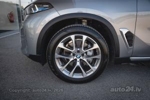Grey BMW X5 2024 in Tartu, with an engine capacity of 3.00 L and mileage of 25 thousand km for 72900 €, photo 26 on AUTOMOTO.COM.LV