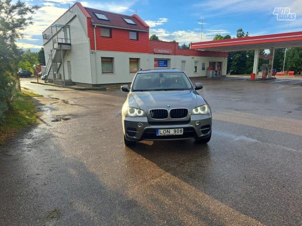 BMW X5 2012 in Vilnius, with an engine capacity of 3.50 L and mileage of 307 thousand km for 8850 €, photo 1 on AUTOMOTO.COM.LV