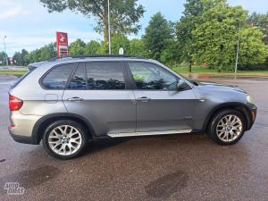 BMW X5 2012 in Vilnius, with an engine capacity of 3.50 L and mileage of 307 thousand km for 8850 €, photo 4 on AUTOMOTO.COM.LV