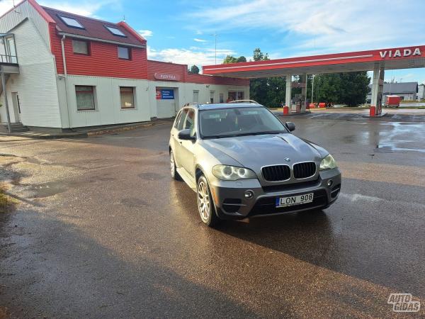 BMW X5 2012 in Vilnius, with an engine capacity of 3.50 L and mileage of 307 thousand km for 8850 €, photo 4 on AUTOMOTO.COM.LV