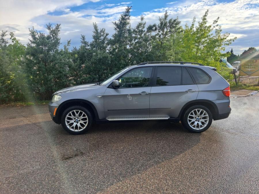 BMW X5 2012 in Vilnius, with an engine capacity of 3.50 L and mileage of 307 thousand km for 8850 €, photo 10 on AUTOMOTO.COM.LV